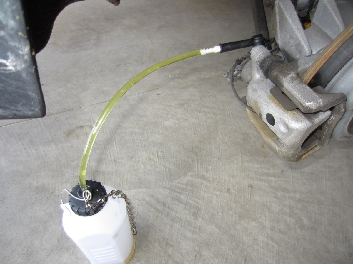 2007-2013 Mini Cooper Brake Fluid Bleed/Flush/Change How-To | QL ...